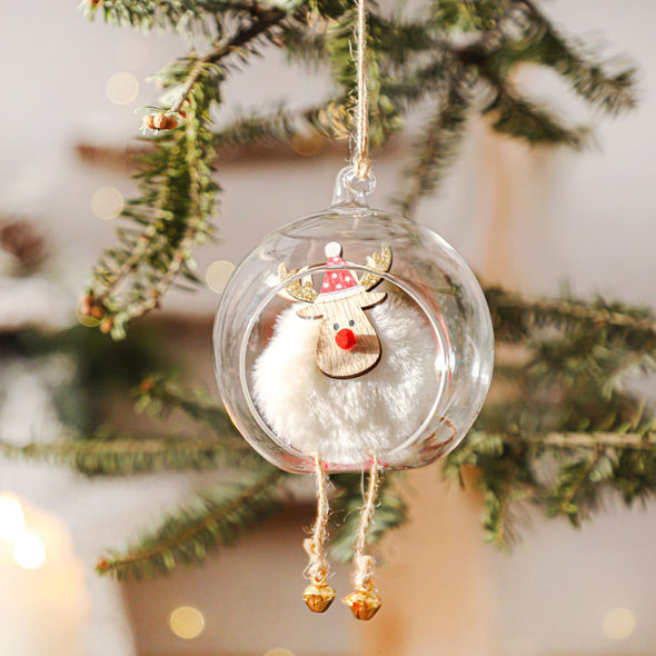 → Zawieszka GLARS kula szklana z białym reniferem | Komfort